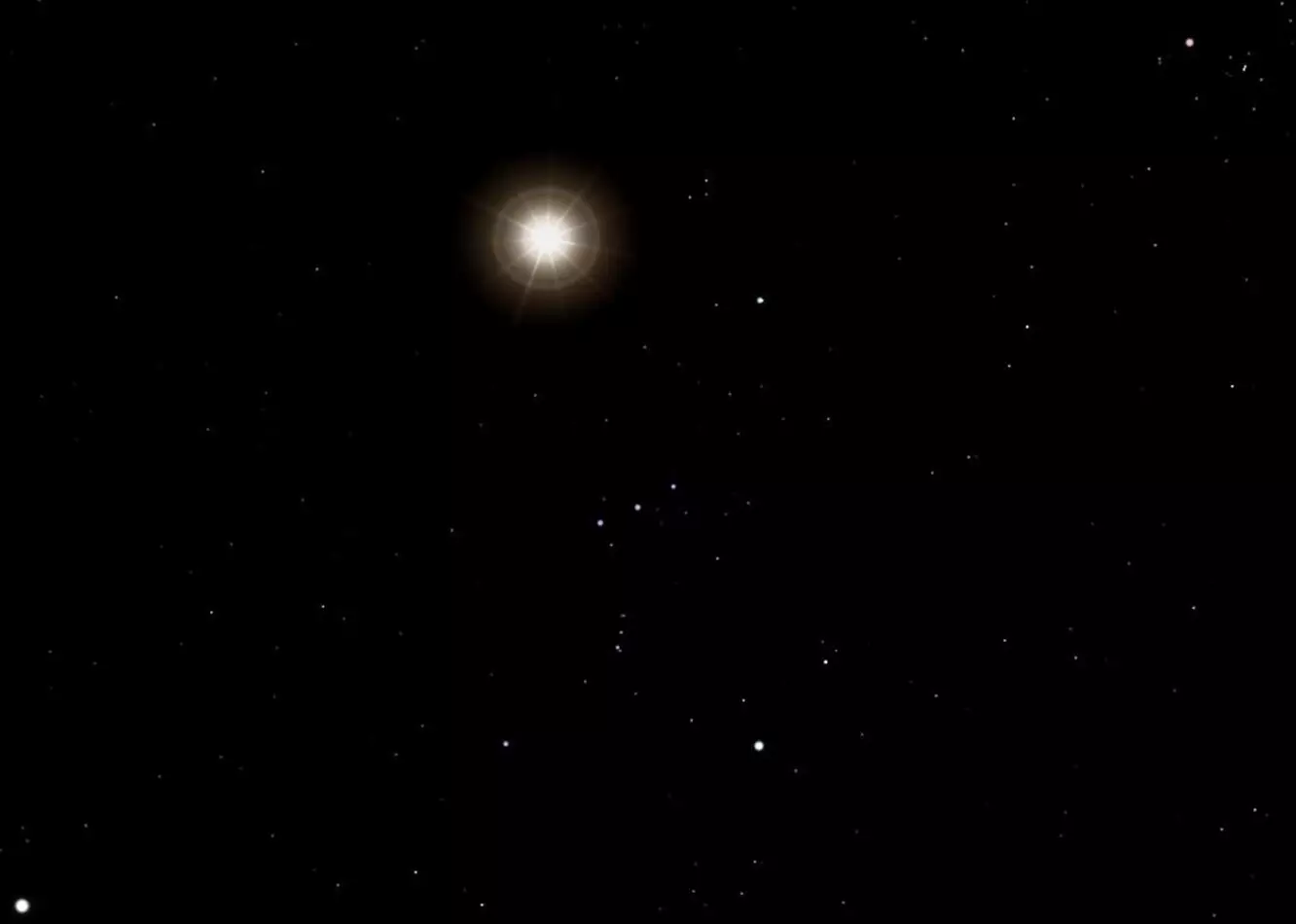 Betelgeuse. Salah satu bintang terbesar yang diketahui para astronom modern, berdiameter seribu kali lebih besar dari Matahari. Ditempatkan di tempat bintang kita, itu akan mengisi orbit Mars, dan bahkan mungkin mencapai Jupiter.