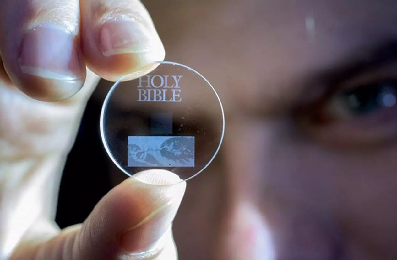 An almost eternal way to store data was invented by scientists from the University of Southampton in the UK. Nanostructured glass was used to record and retrieve data. The result is a 360 terabyte coin-sized disk with an average shelf life of 14 billion years. Each file on the disk is three layers of nano-dots spaced five micrometers apart.