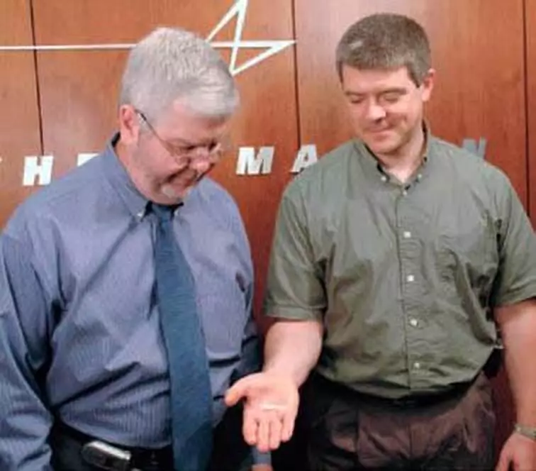 O diretor do Laboratório de Tecnologia Avançada (ATL) da Lockheed Martin, Brian Boesch, e o líder da equipe de design, Steve Jameson