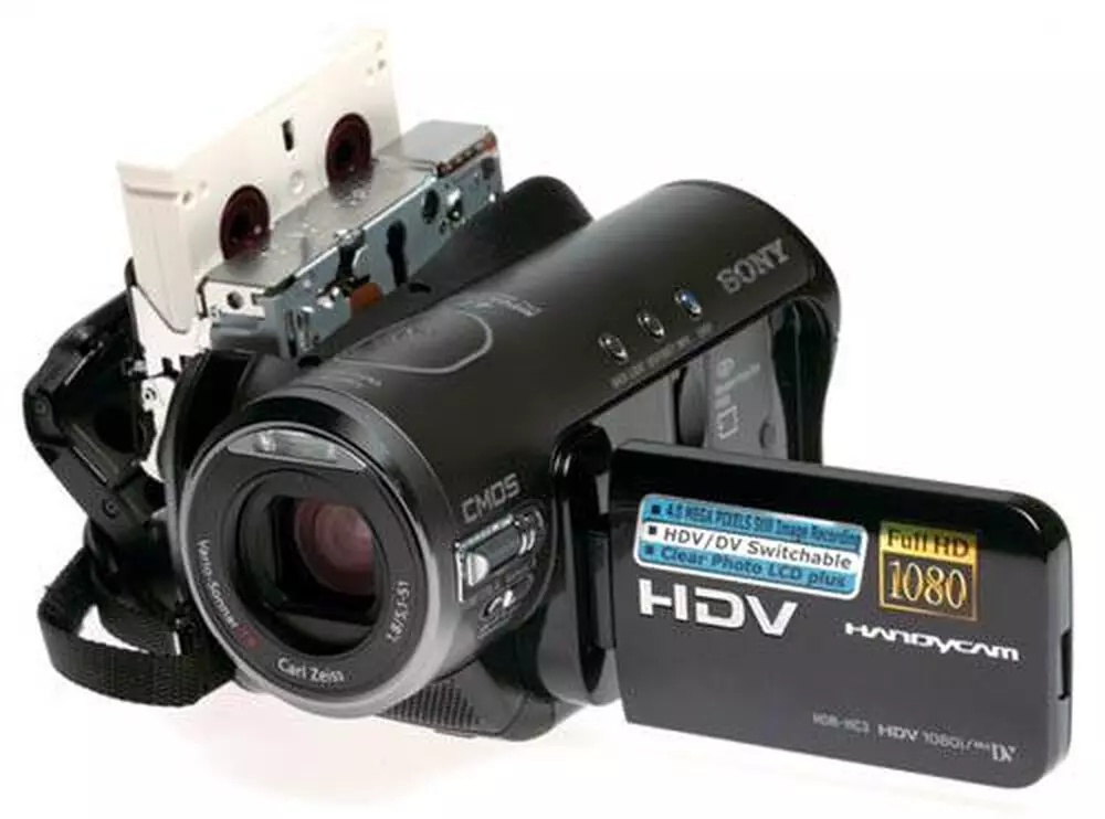 Без значение как се извива лентата: Sony HDR-HC3. Носители: miniDV касети, цена: 32 000 рубли