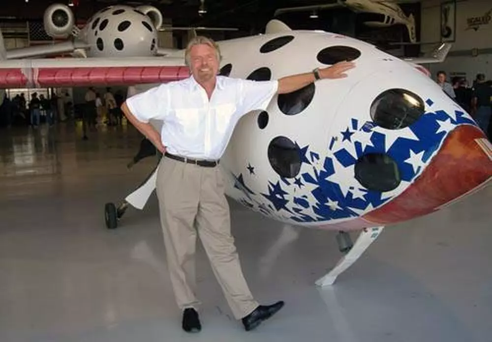 Pesaing: Richard Branson sareng SpaceShipOne pikeun peluncuran angkasa