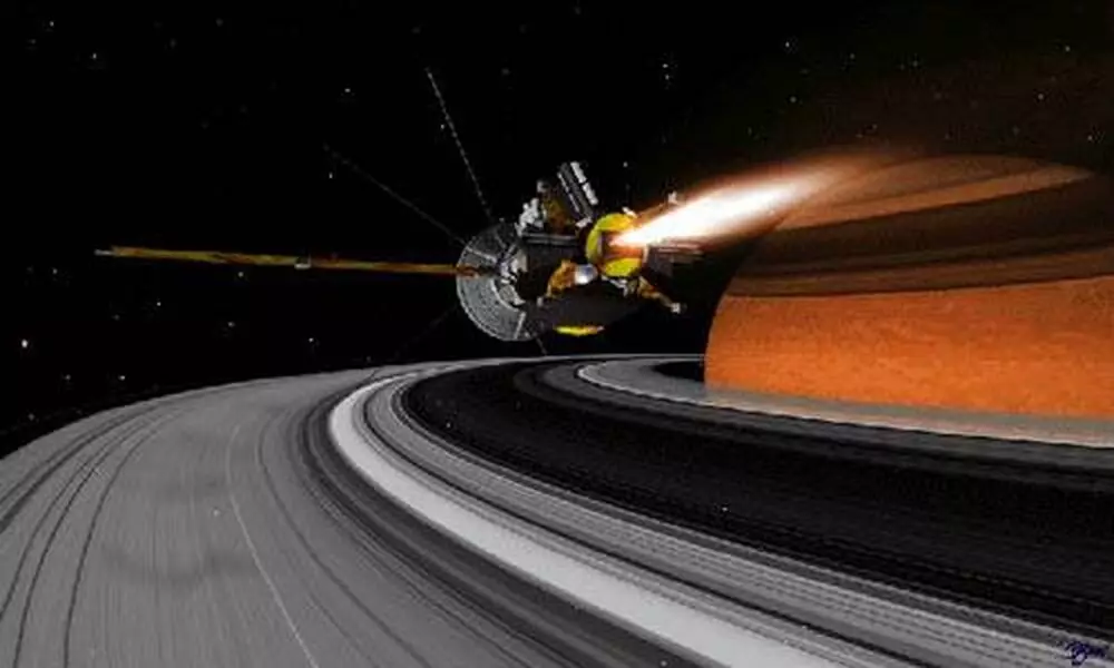 I-Cassini Mission Phezu Kwezindandatho Ze-Saturn: Umbono Womculi