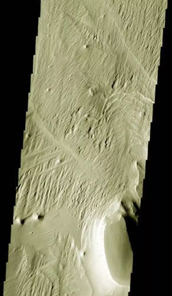 Paisatge de la conca de la Medusa, captat per la missió THEMIS