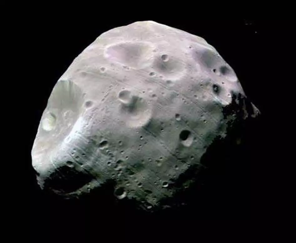 Phobos bën një revolucion të plotë rreth Marsit në vetëm 7 orë e 40 minuta Tokë