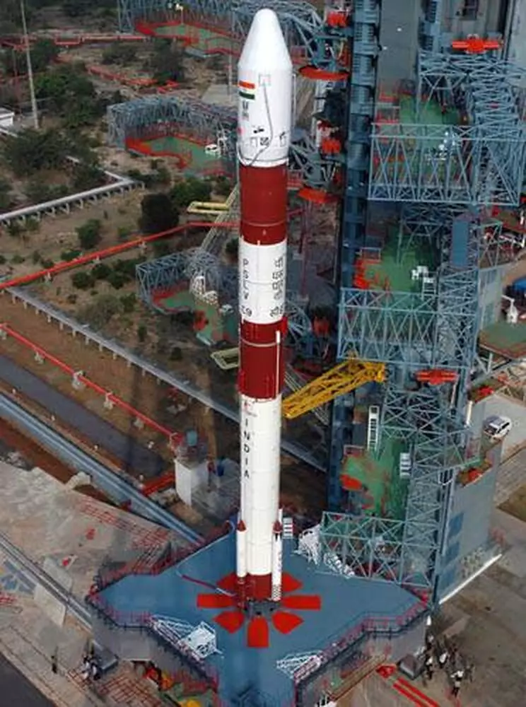 أطلق الصاروخ الهندي PSLV C-9 بنجاح 10 أقمار صناعية صغيرة في المدار