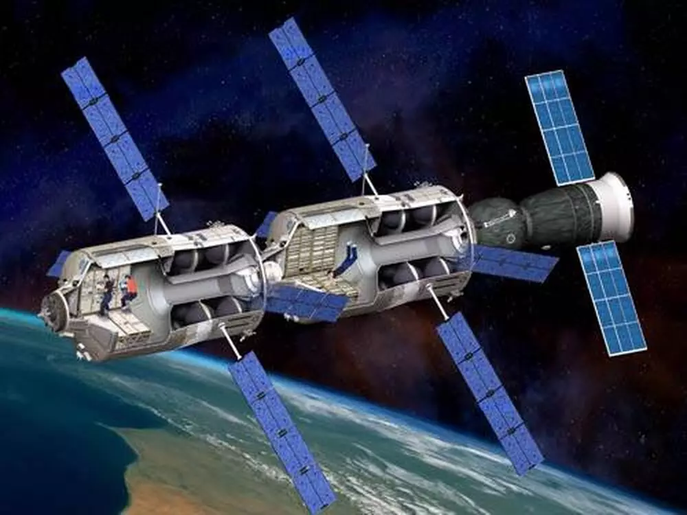 Estas ankaŭ planite evoluigi malgrandan enorbitan stacion Mini Space Station sur la sama bazo.