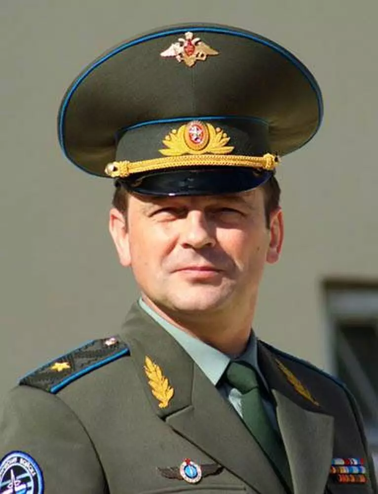 Alakoso tuntun ti Awọn ologun Space Russia, Major General Oleg Ostapenko