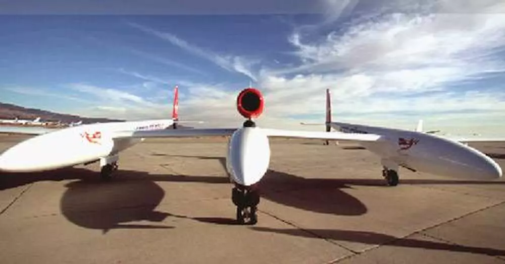 Pronto para voar. Global Flayer no aeródromo em frente ao hangar no deserto de Mojave