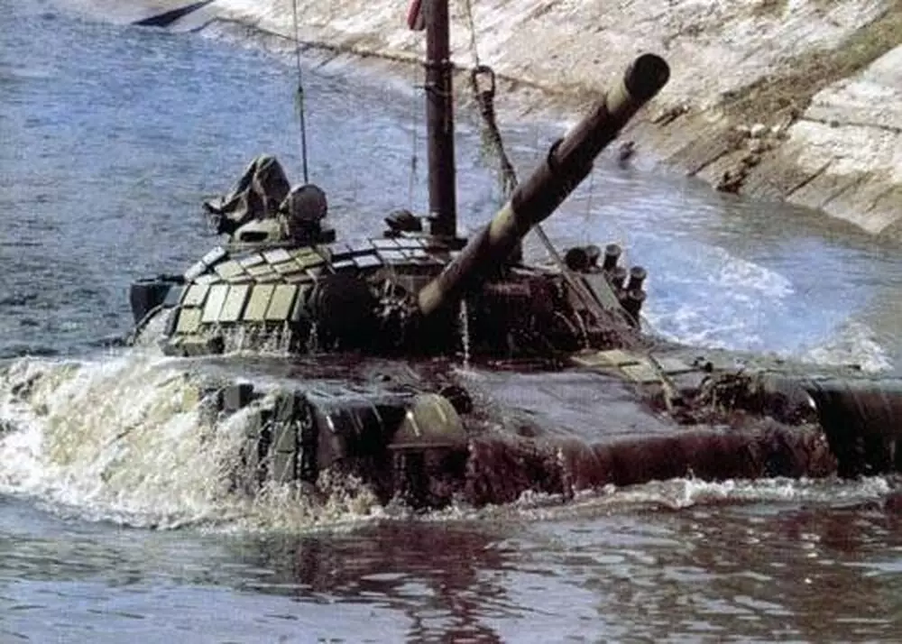 Zam konfli: T-72: Pran tank la apa 326132_5