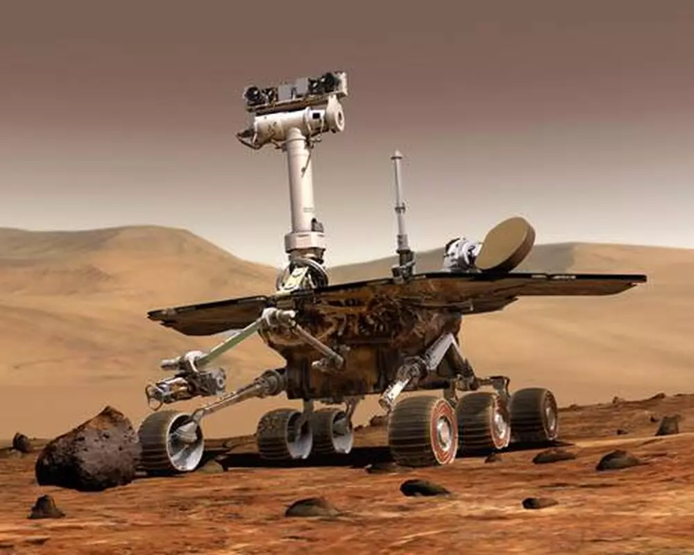 Yn tsjinstelling ta eangsten oerlibbe de Spirit-rover feilich in stofstoarm op Mars