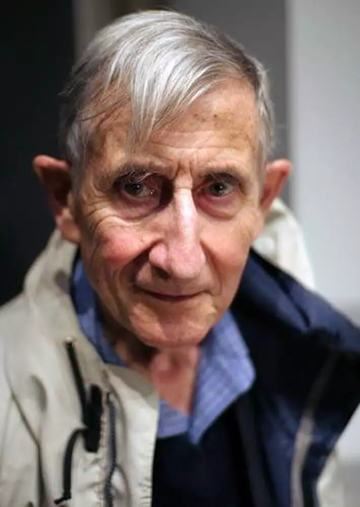 ئامېرىكىلىق ئىنگىلىزچە فىزىكا ئالىمى Freeman Dyson مۇ تىنچلىق ۋە پۈتۈنلەي يادرو قورالسىزلاندۇرۇش ئۈچۈن كەسكىن كۈرەشچى