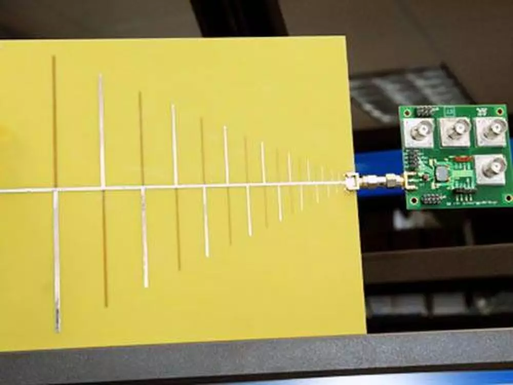 L'antenna e la stessa "chiocciola radio" sono più grandi