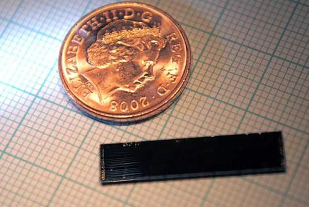 Ole microchip e na'o le 26 mm le umi