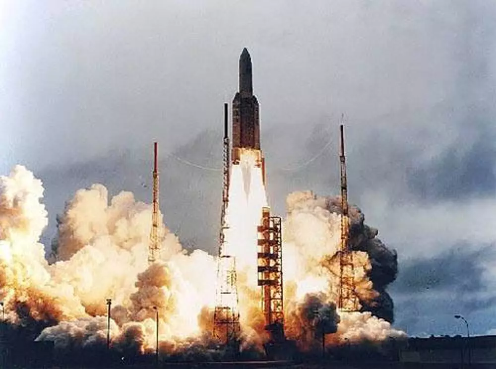 אייראפעישער טרעגער Ariane-5 לאָנטשט אַ פּאָר פון טעלאַקאַמיונאַקיישאַנז סאַטאַלייץ אין אָרביט