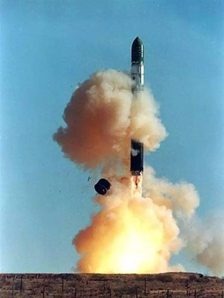 Atunṣe ICBM RS-20B “Dnepr” ṣe ifilọlẹ Swedish, Faranse ati awọn satẹlaiti Ti Ukarain sinu orbit