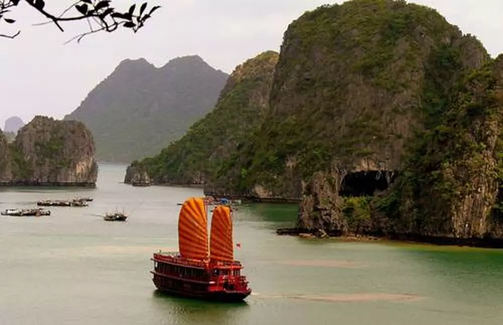 halong bay