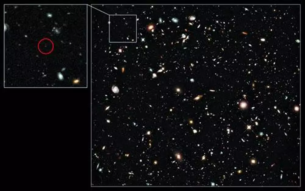 Tolimiausia galaktika. UDFy-38135539 vaizdas, padarytas Hablo orbitiniu teleskopu
