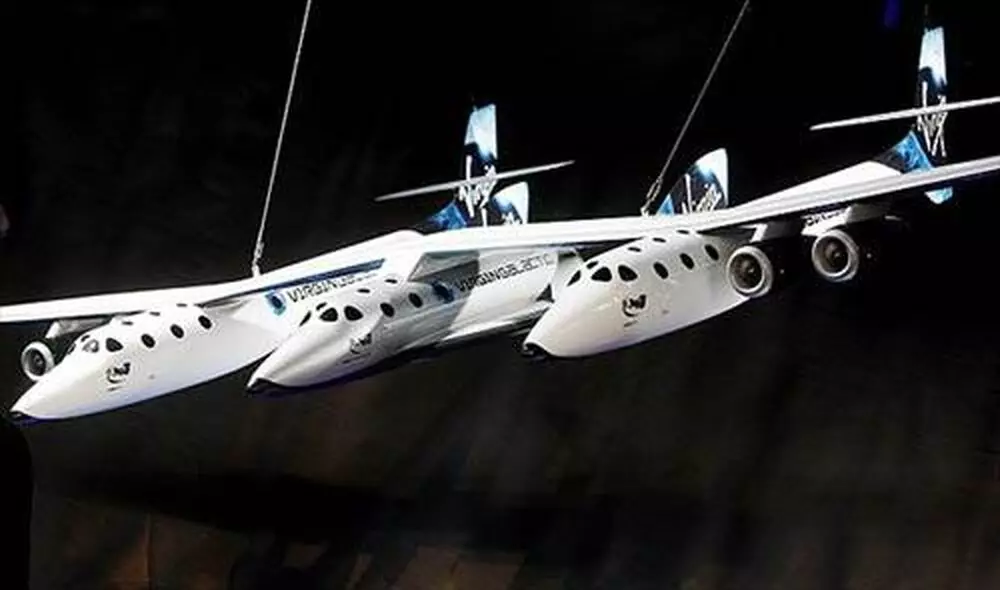 Di California, konstruksi dimimitian dina pabrik munggaran di dunya pikeun produksi pesawat ruang angkasa komérsial. Perusahaan bakal ngahasilkeun WhiteKnightTwo sareng SpaceShipTwo pikeun Virgin Galactic