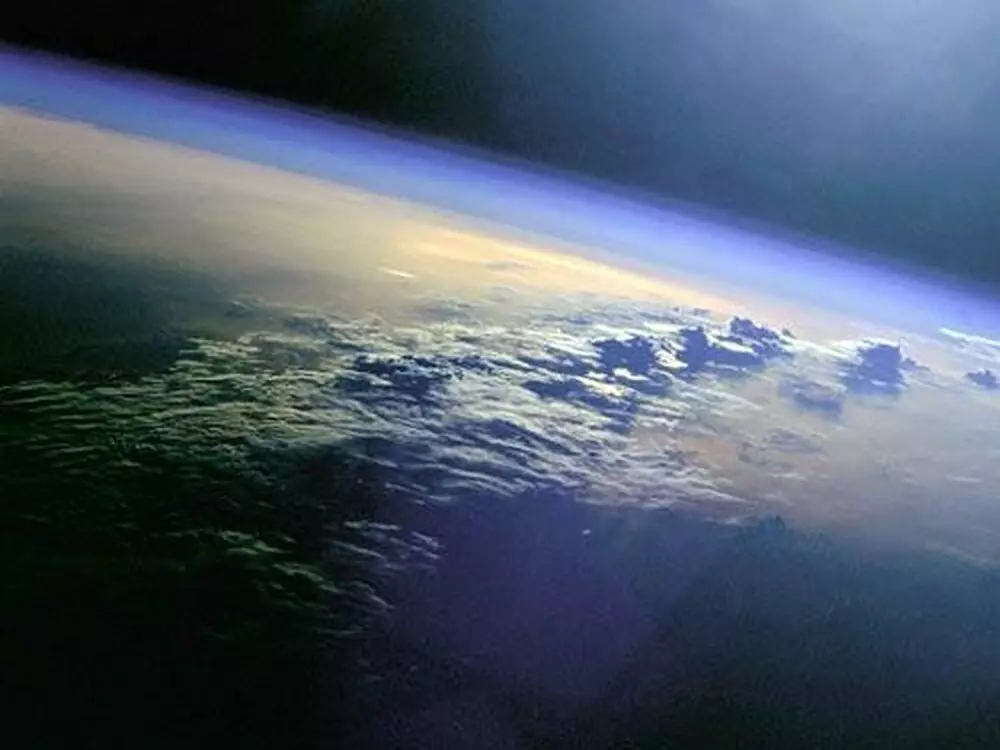 Zem z raketoplánu Discovery: okolo vody