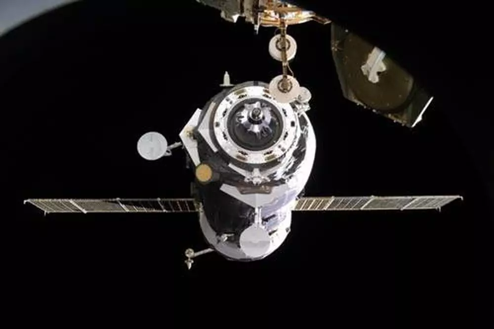 Cargo spacecraft Progress M-09M undocked los ntawm ISS thiab mus rau autonomous davhlau rau 4 hnub