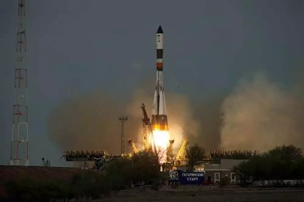 La'u va'a va'alele Alualu i luma M-10M na alu ese mai Baikonur i luga o le Soyuz-U fa'alauiloa ta'avale i le ISS