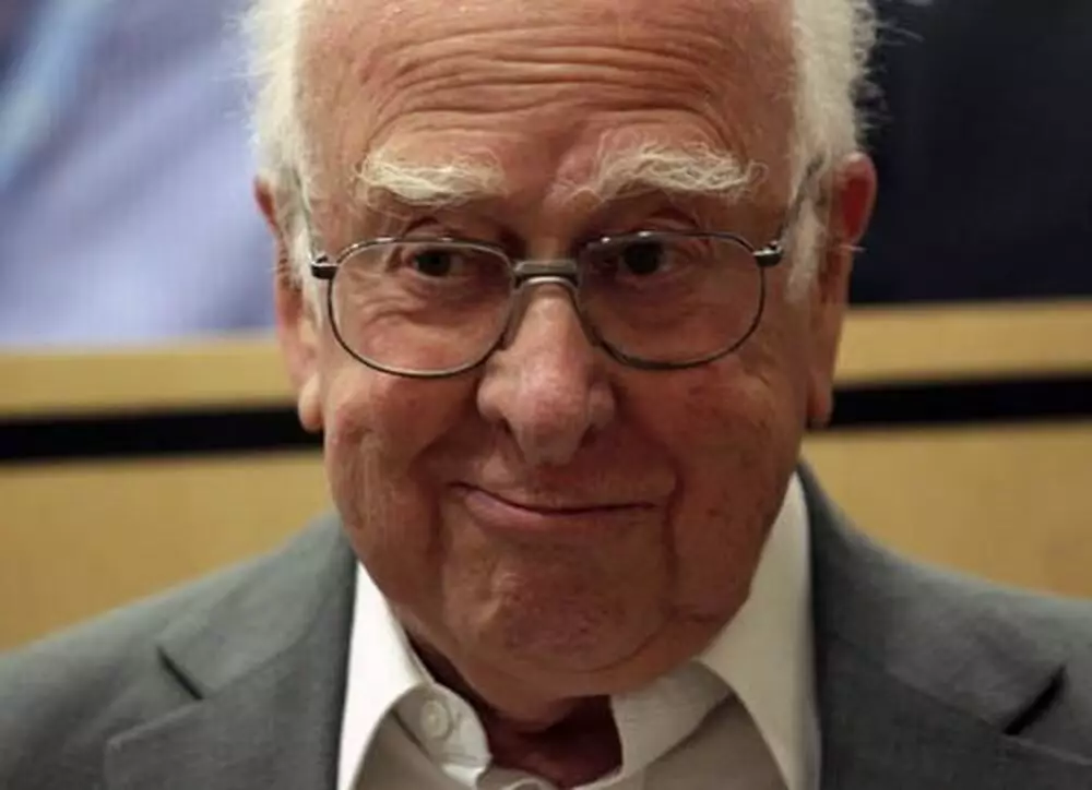 Ke mang ea molato: Peter Higgs, ea sa lumeleng hore Molimo o teng, a ke ke a mamella ha batho ba bua ka "karolo ea Molimo" ka pel'a hae.