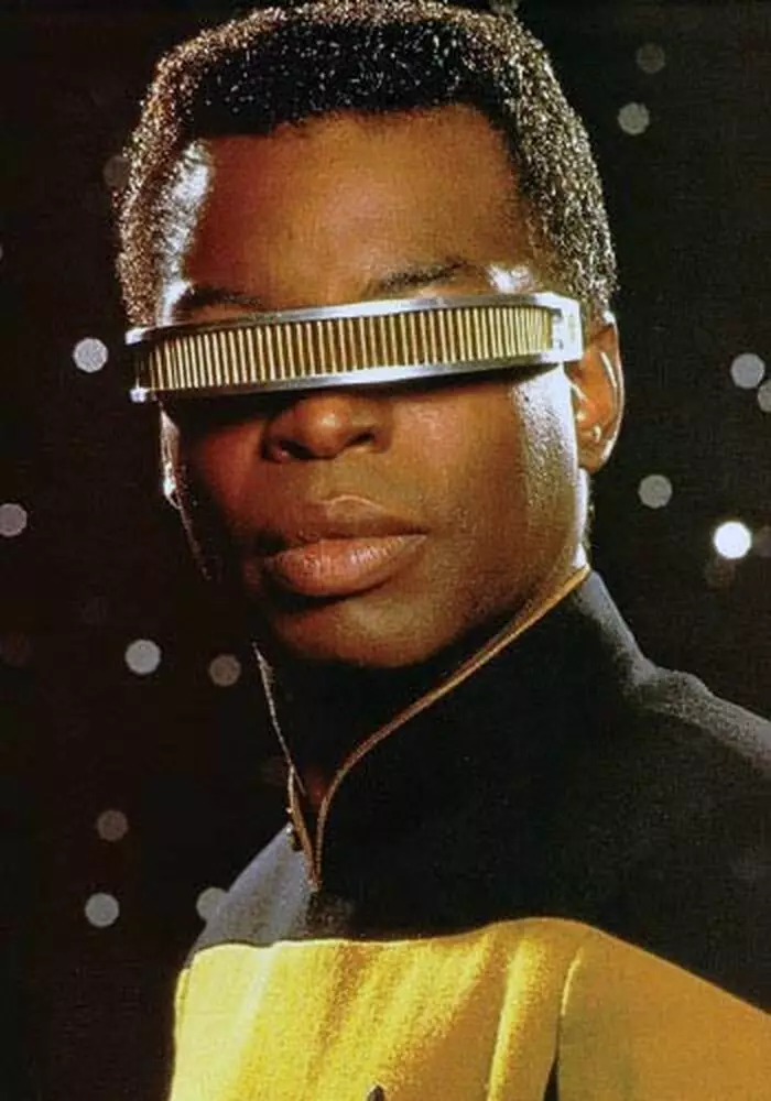 Qhov zoo tshaj plaws, cov cuab yeej kho qhov muag yuav zoo li Geordie La Forge's "weezer"