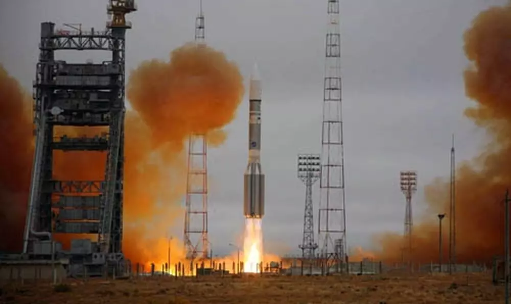 Imodoka yoherejwe na Proton-M yatangiriye i Baikonur hamwe n’imodoka yohereza Breeze-M maze isohora neza icyogajuru cy’itumanaho ry’Abanyamerika muri orbit