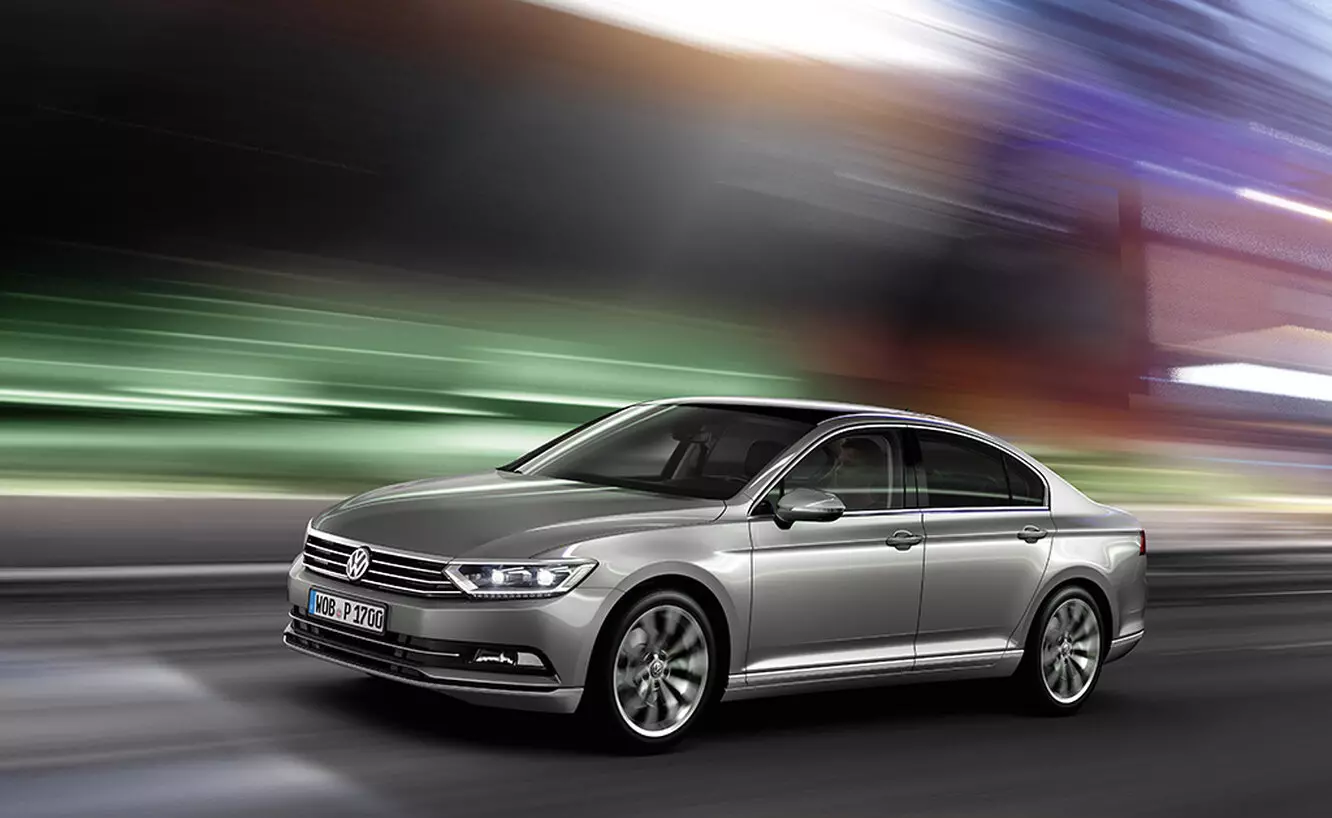 Passat 8th tiam: plug-in version thiab 