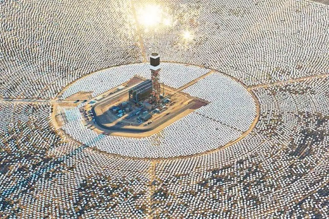 La plej granda sunenergia centralo de la mondo lanĉita en Usono 337429_1