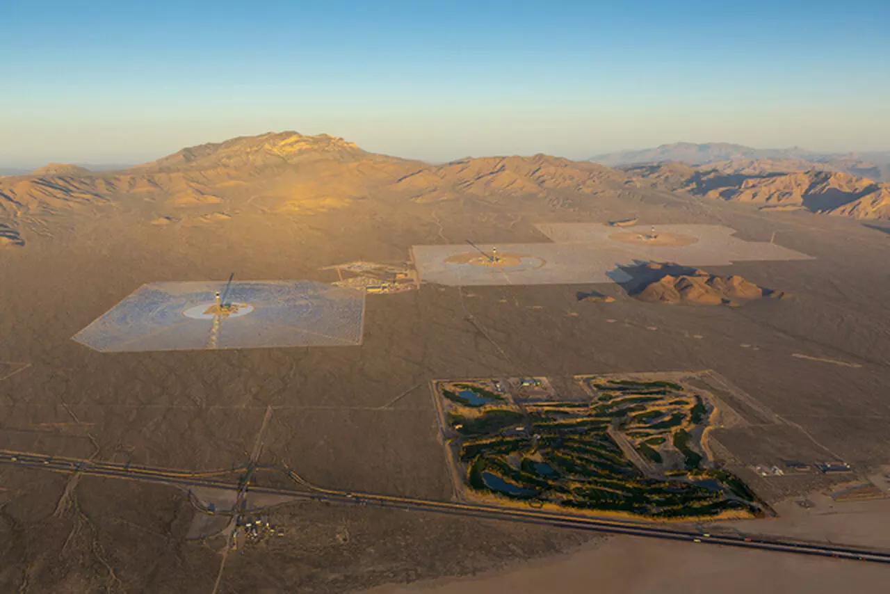 Weltweit größtes Solarkraftwerk in den USA in Betrieb genommen 337429_4