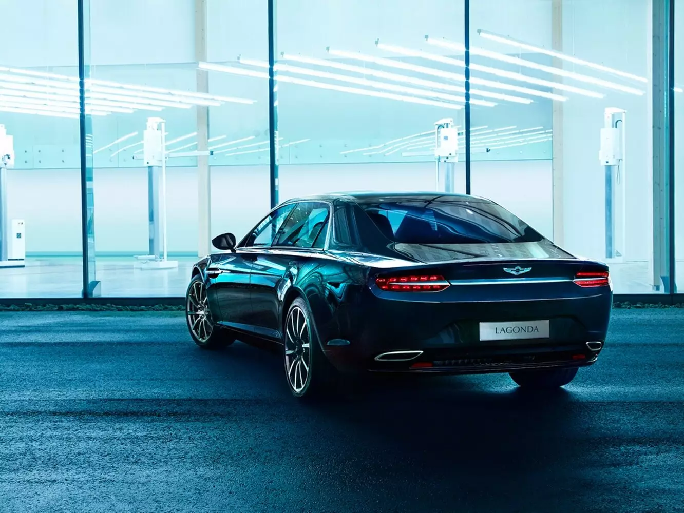 Aston Martin announces upcoming Lagonda sedan 337583_2