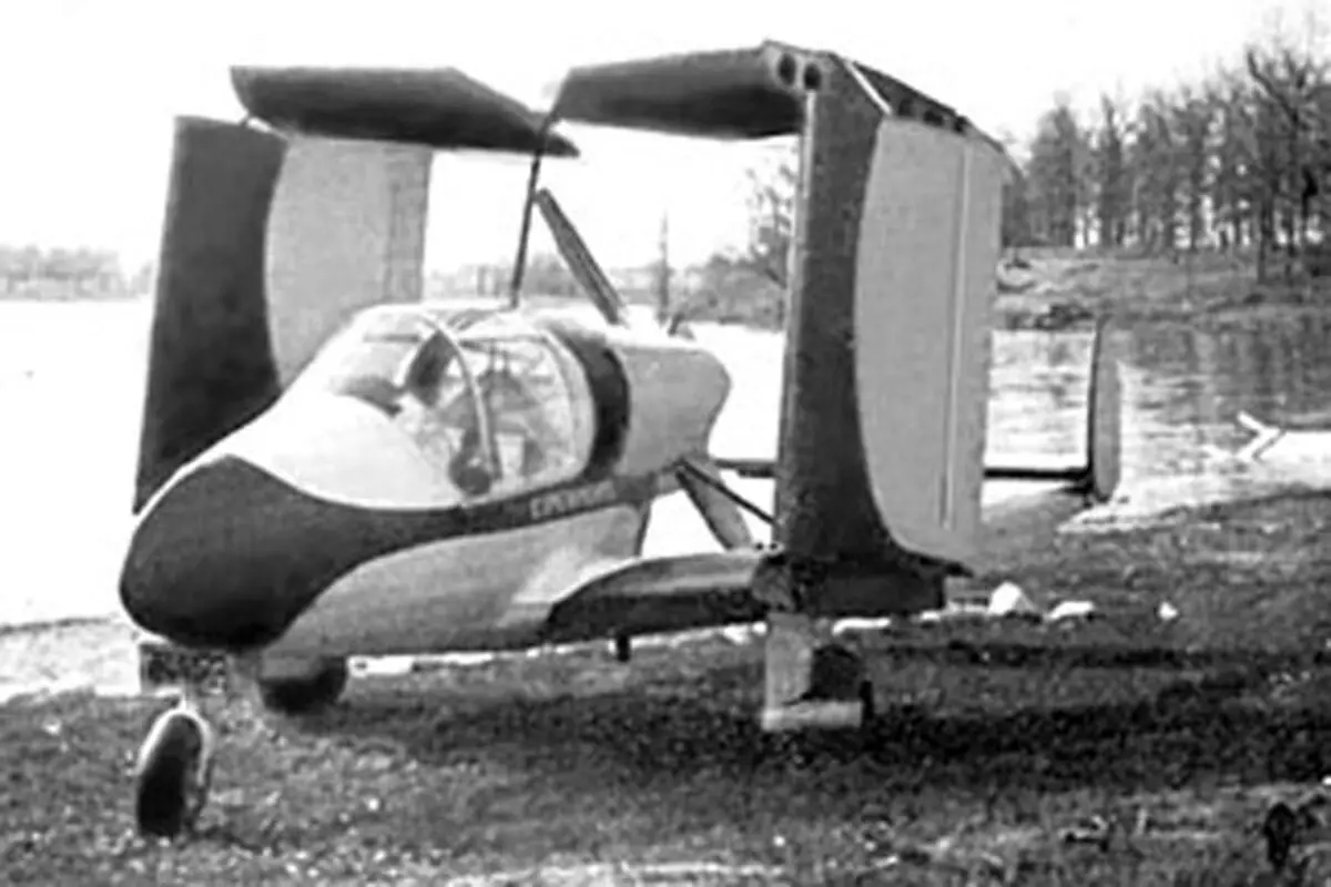 1953: Леланд Брајан од Бјуик го конструира својот Autoplane, кој и лета и вози со пропелер мотор. Брајан умира во 1974 година на аеромитинг, демонстрирајќи подобрена верзија на овој автомобил-авион.