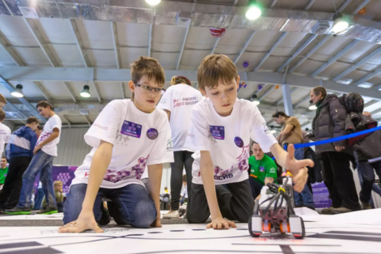 It wichtichste Sibearyske festival fan robotika - 