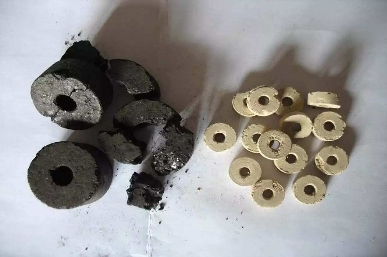 د زیربنا څخه د کوک briquettes.