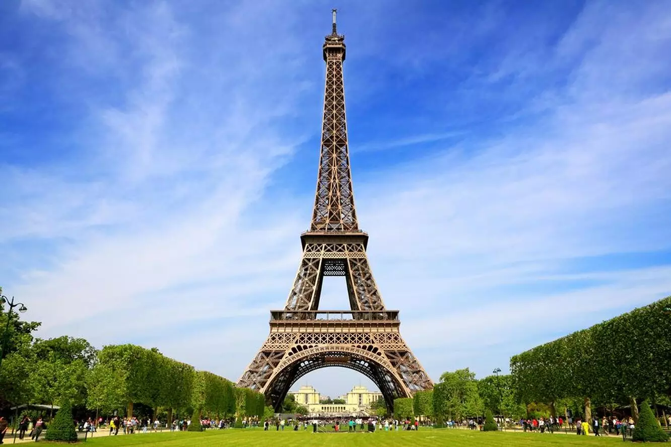 Quen vivía na Torre Eiffel?