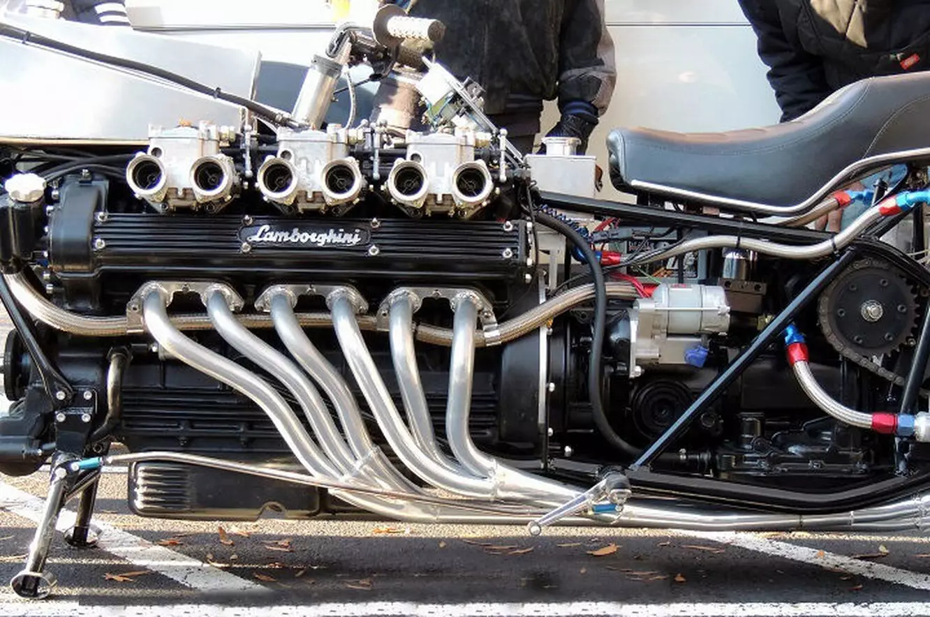 Biker instalon V12 nga Lamborghini në motoçikletë 338553_6