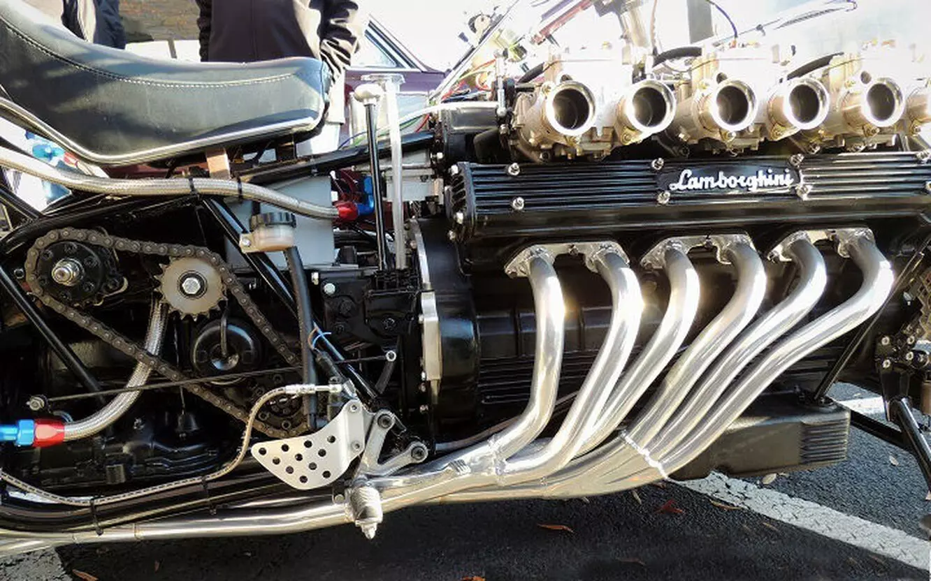 Biker instalon V12 nga Lamborghini në motoçikletë 338553_8