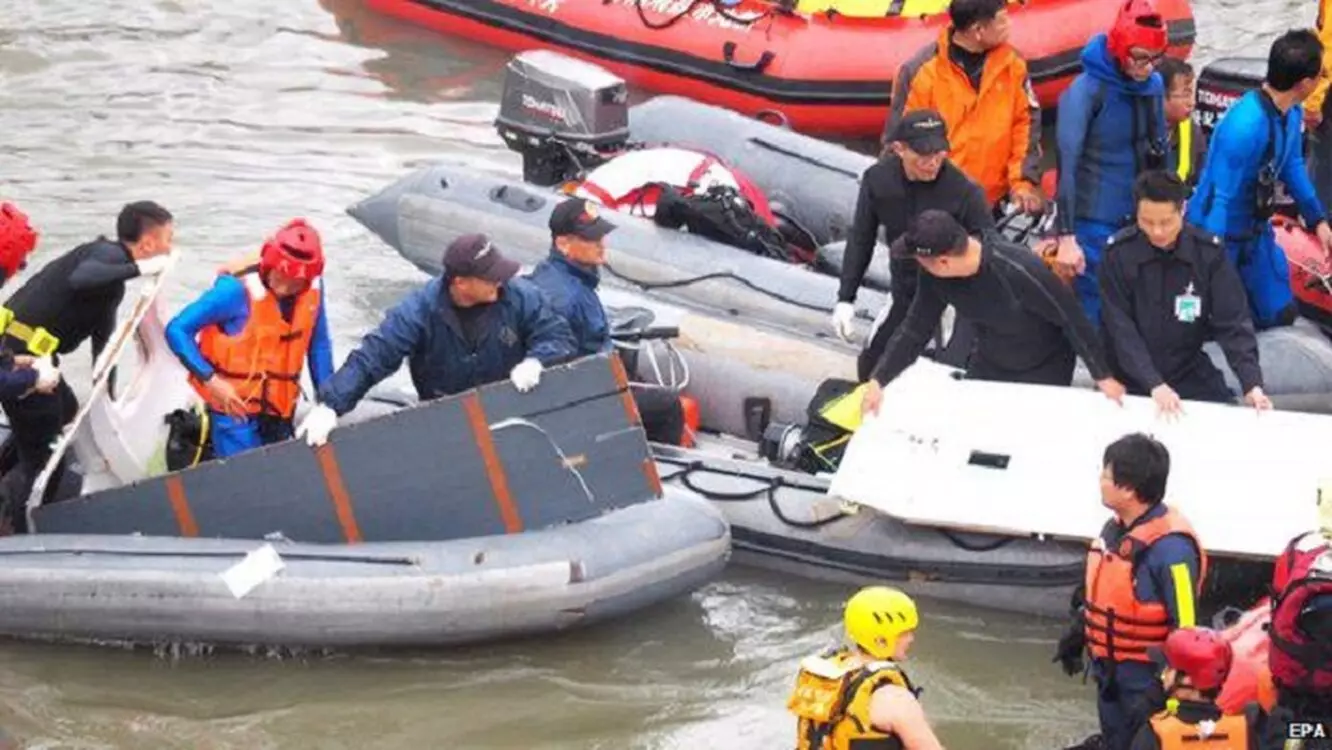 Accident d'avió de passatgers a Taiwan filmat per gravadors de vídeo 338689_3