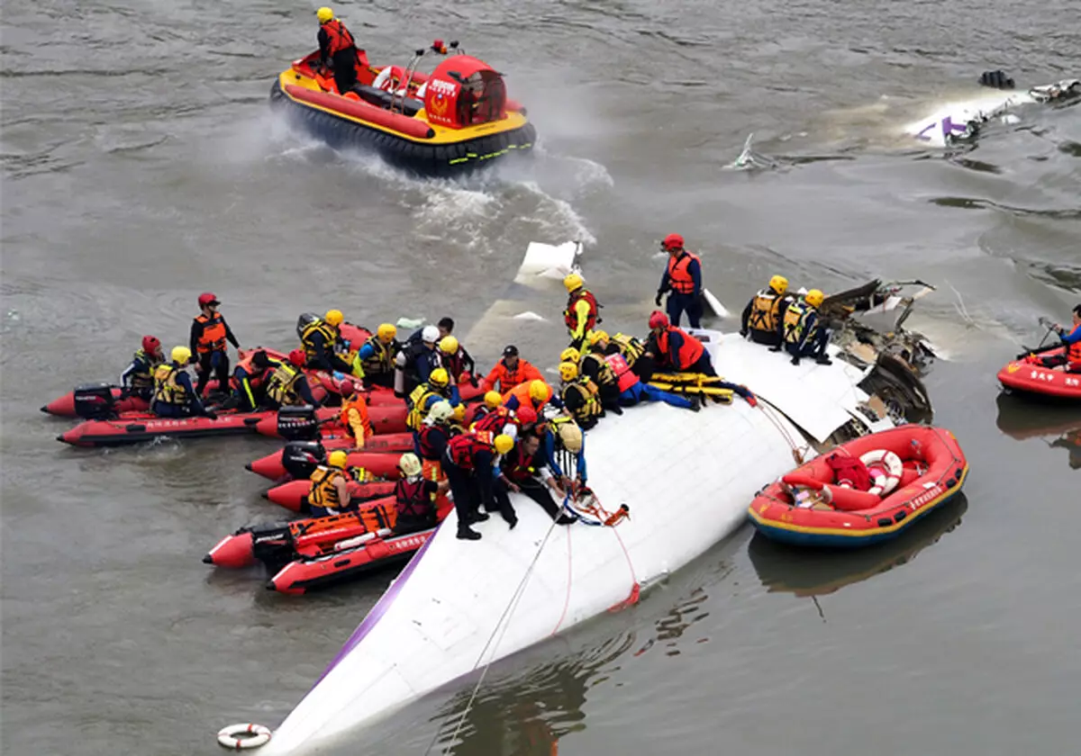 Accident d'avió de passatgers a Taiwan filmat per gravadors de vídeo 338689_7