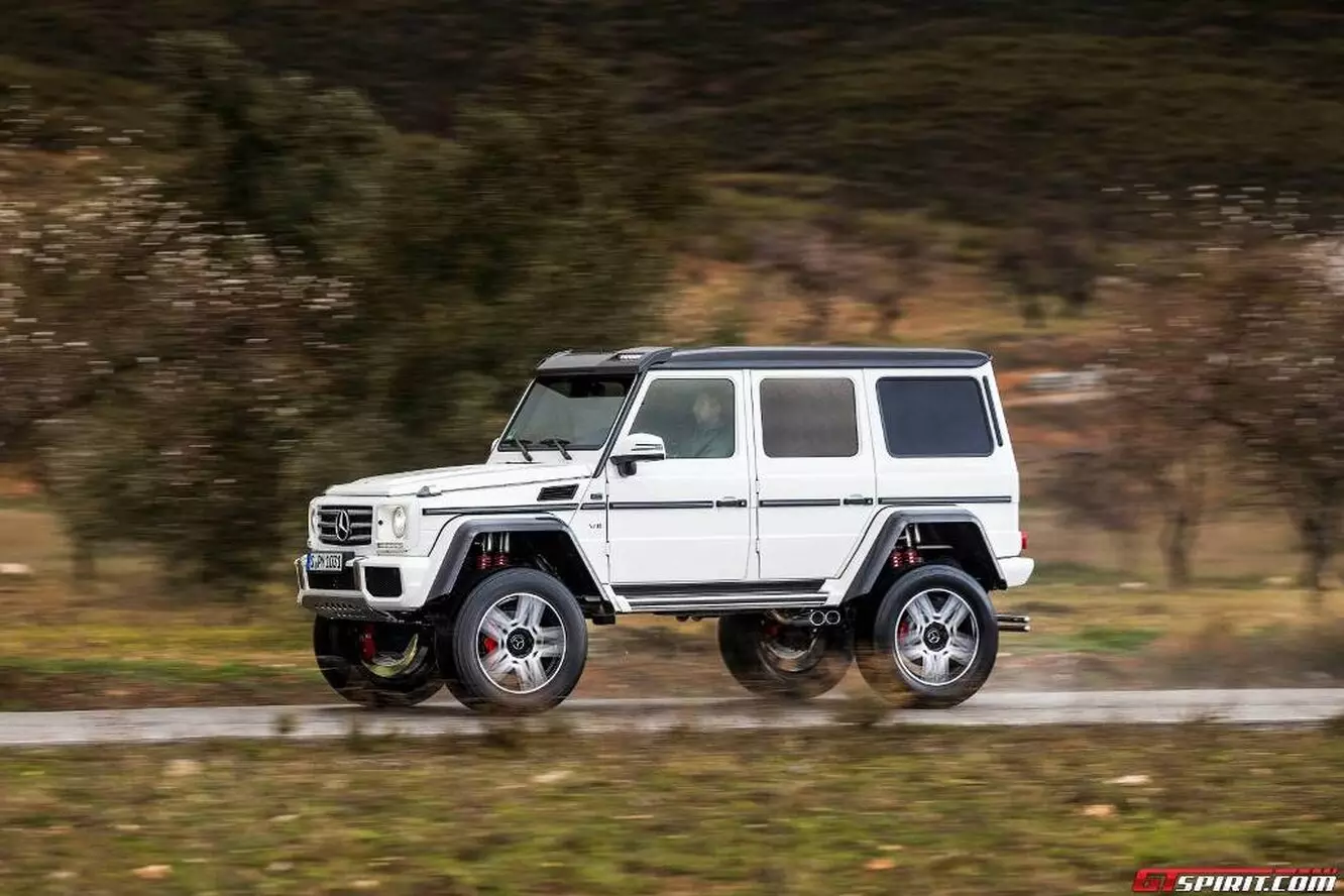 Mercedes-Benz membuat SUV 