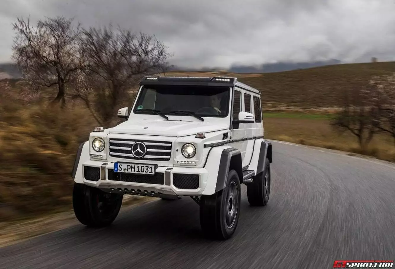 Mercedes-Benz membuat SUV 