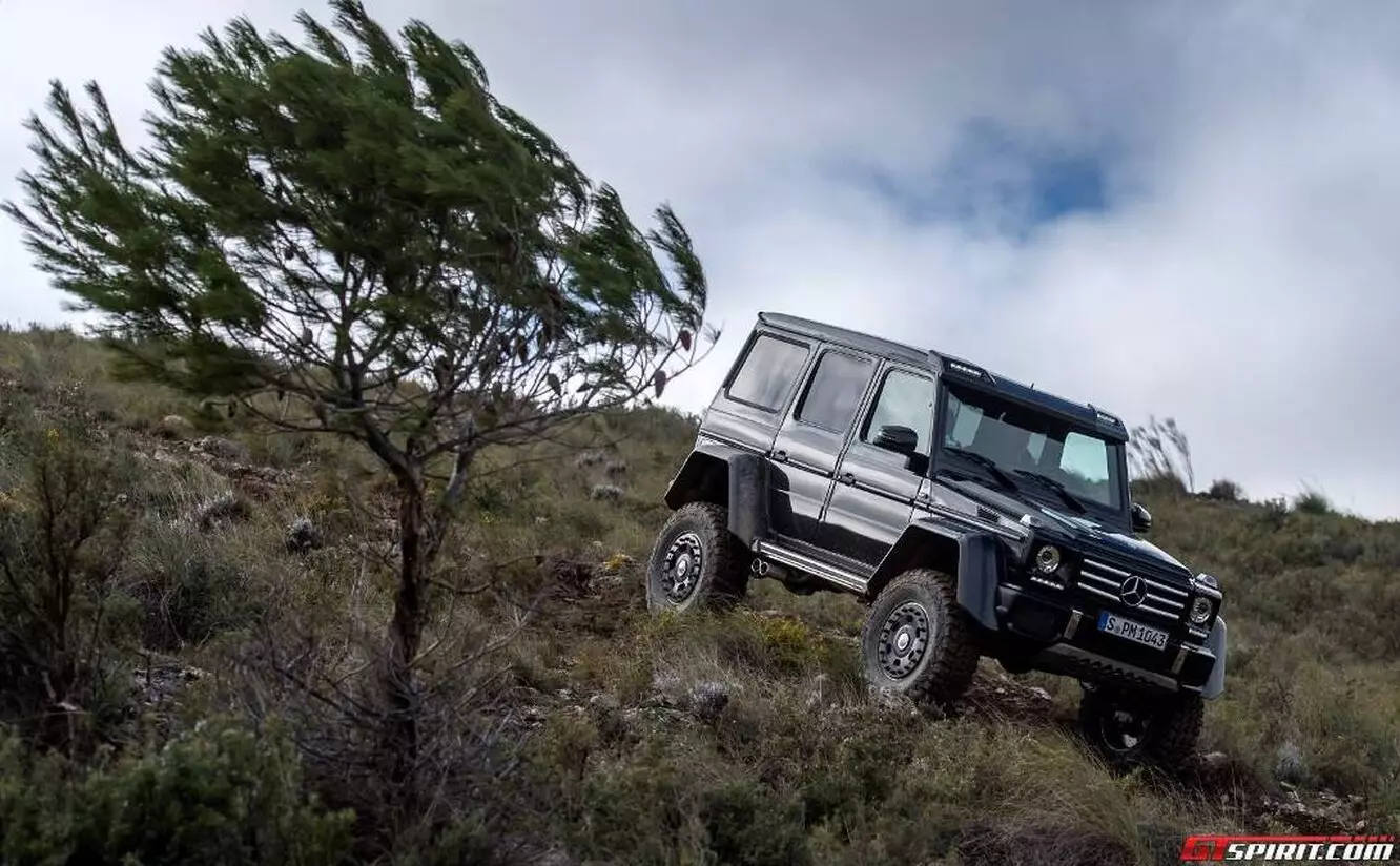 Mercedes-Benz membuat SUV 