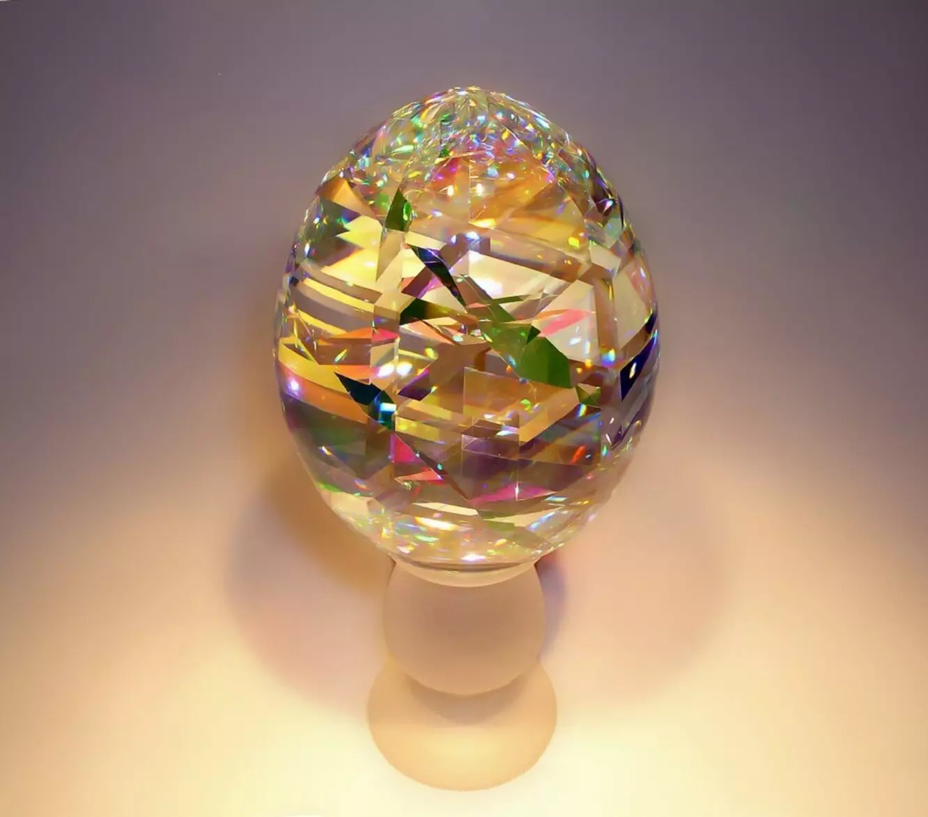 Shiny laminated glass sculptures 338919_4