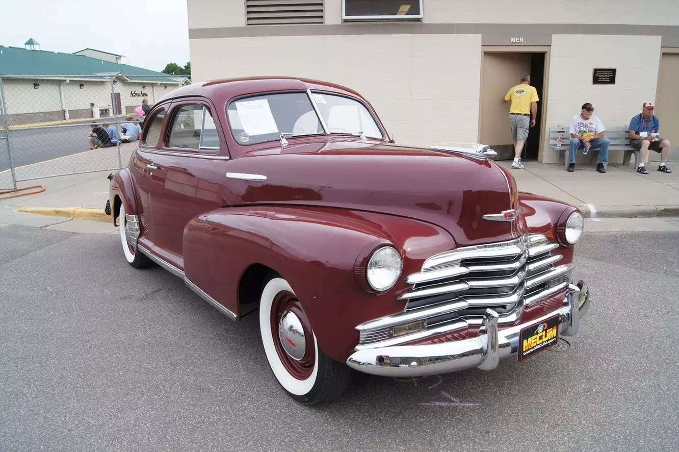 1946 Chevrolet Stylemaster Coupe. Galimotoyo inapangidwa kwa zaka zitatu zokha, kuyambira 1946 mpaka 1948, ndipo sizinapitirire mu mawonekedwe a m'badwo wachiwiri.