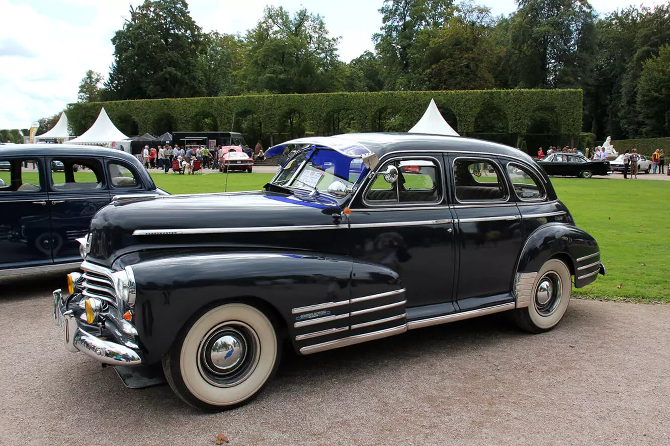 1946 Chevrolet Fleetmaster Sport Sedan. Chitsanzo china chodziwika bwino cha pambuyo pa nkhondo ya Chevrolet, chopangidwa mumasewero apamwamba.