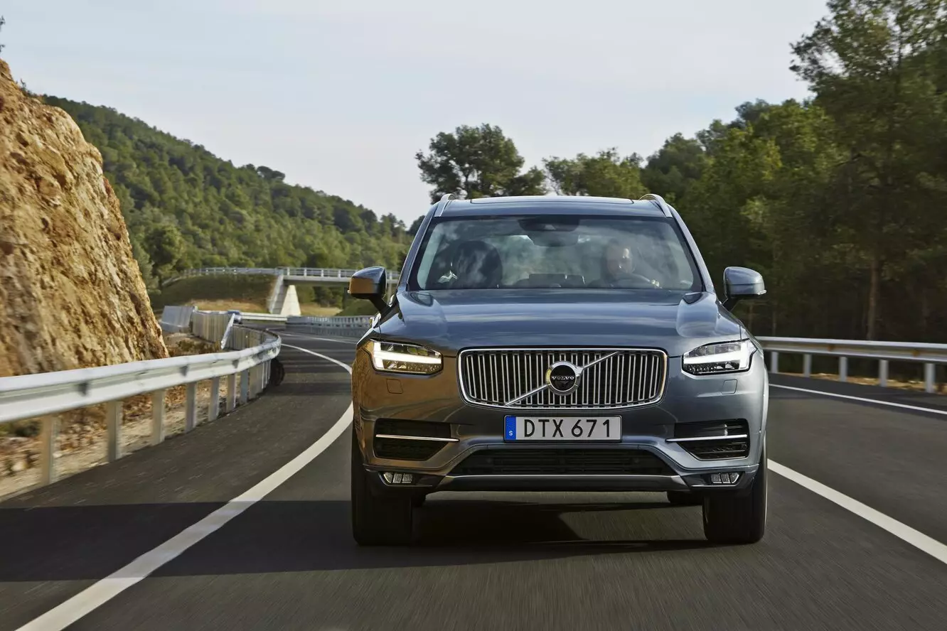 Volvo XC90 339934_7