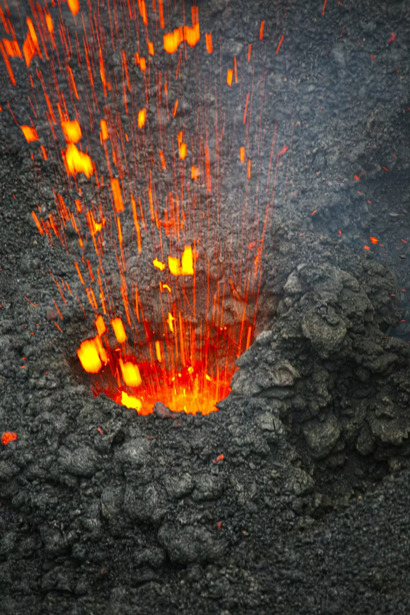 Gunung berapi Kamchatka meletus dengan berlian yang tidak diketahui 340190_1