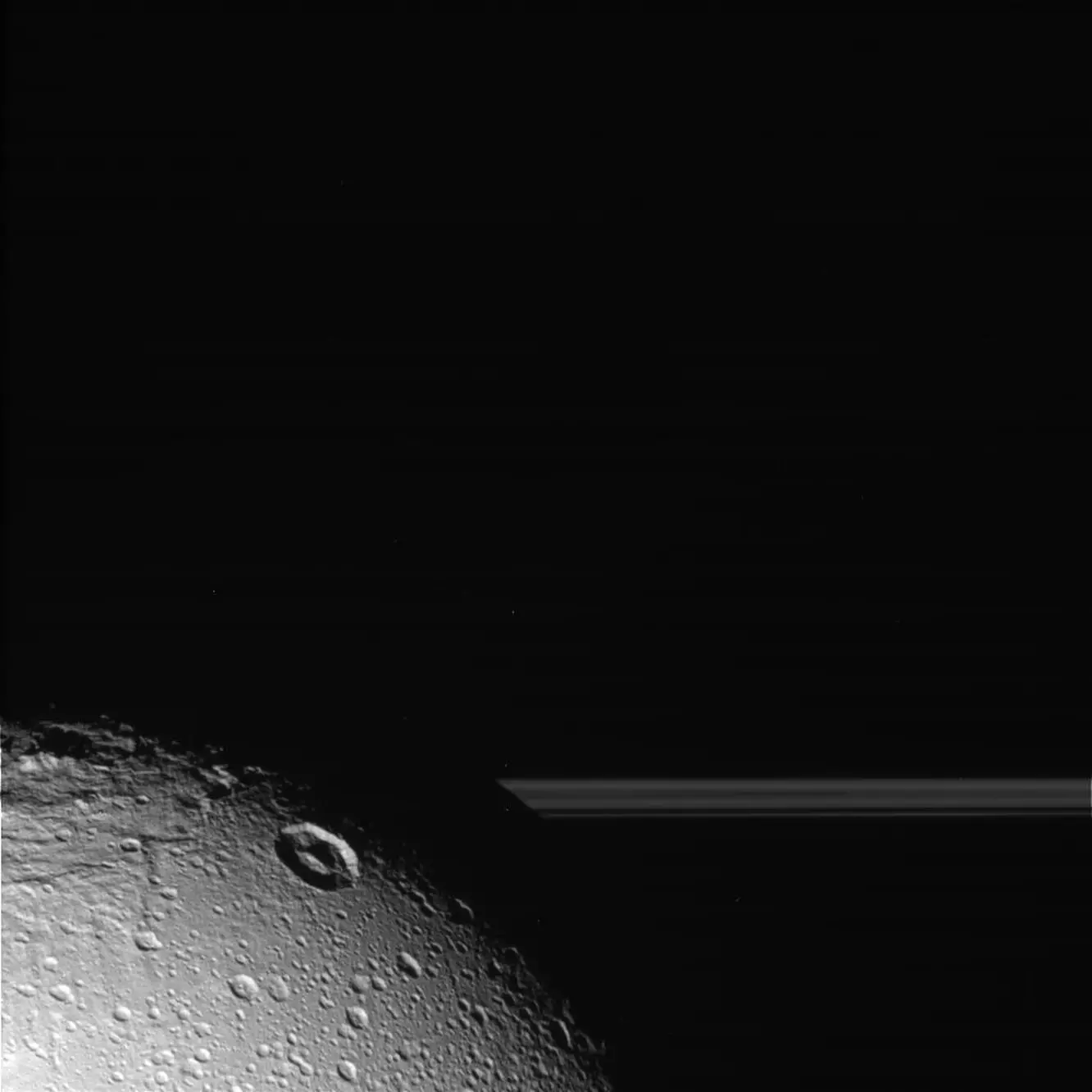 Sur la surfaco de Dione, kanjonoj estis pripensitaj 340413_3