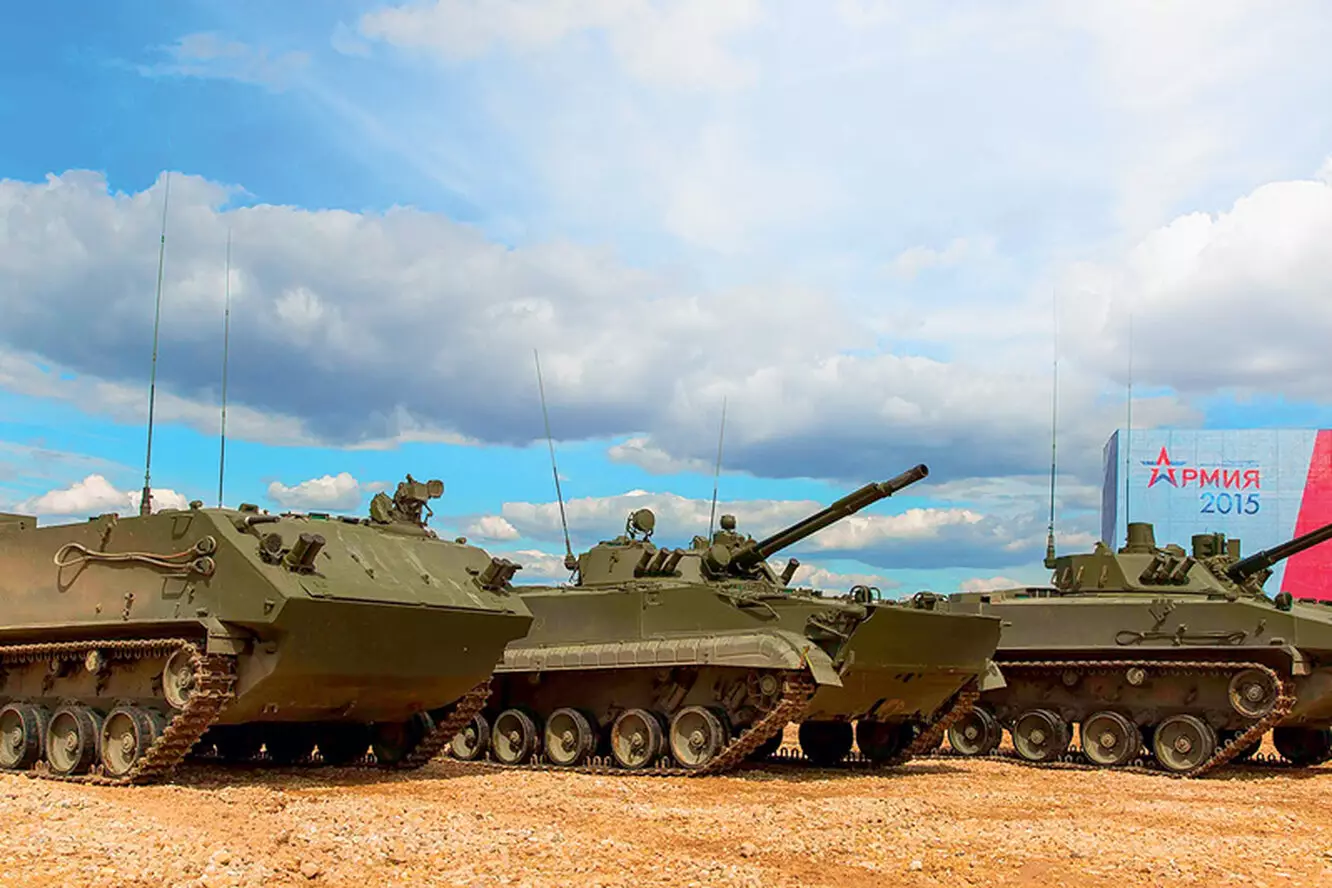 Zoals het zeven jaar geleden was: monsters van Russisch militair materieel in 2015